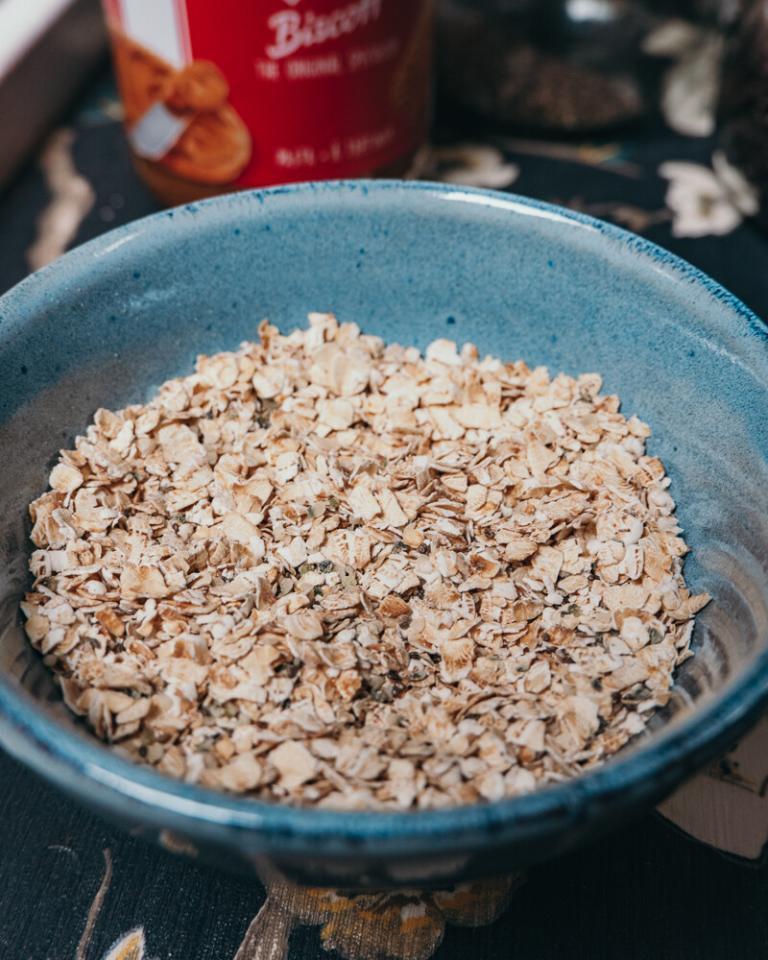 Basic Oatmeal, Cheap + Easy and Delicious for on the road